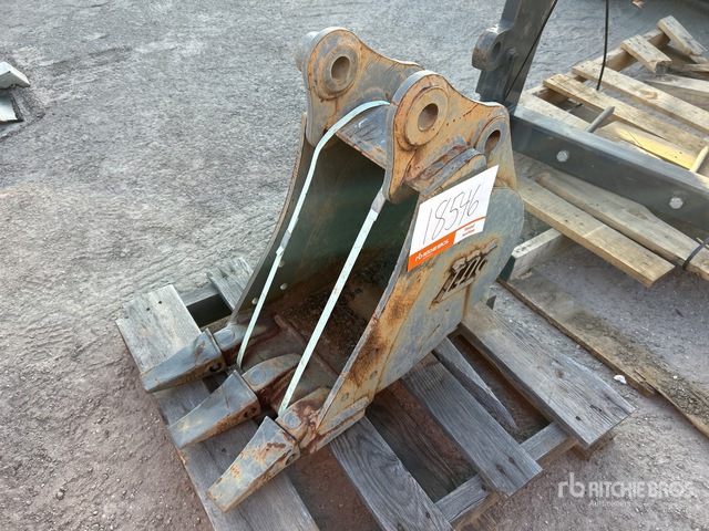 2020 Tag 12 in Digging Excavator Bucket - Fits John Deere 26G | Ritchie ...