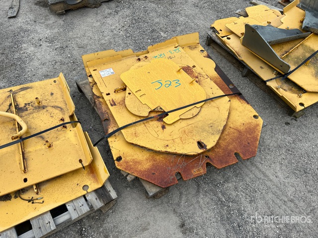2020 John Deere Transmission Guard - Fits 524L | Ritchie Bros. Auctioneers