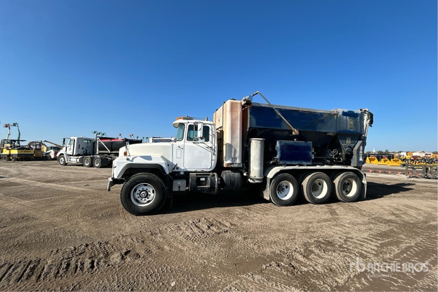 1998 Mack RD688S 8x4 Volumetric Mixer Truck | Ritchie Bros. Auctioneers