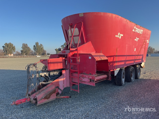 Trioliet SM3-46-VLTR 25 ft x 9 ft 6 in Tri/A Feed Mixer | Ritchie Bros ...