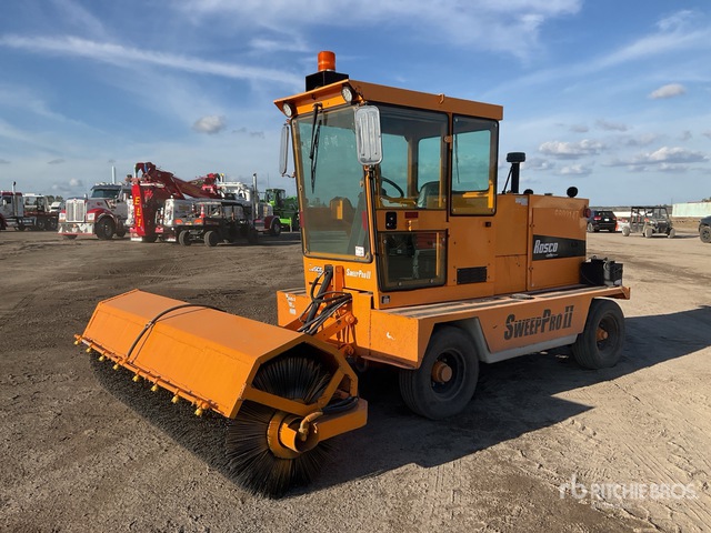 2020 Rosco Sweep Pro Self-Propelled Broom | Ritchie Bros. Auctioneers