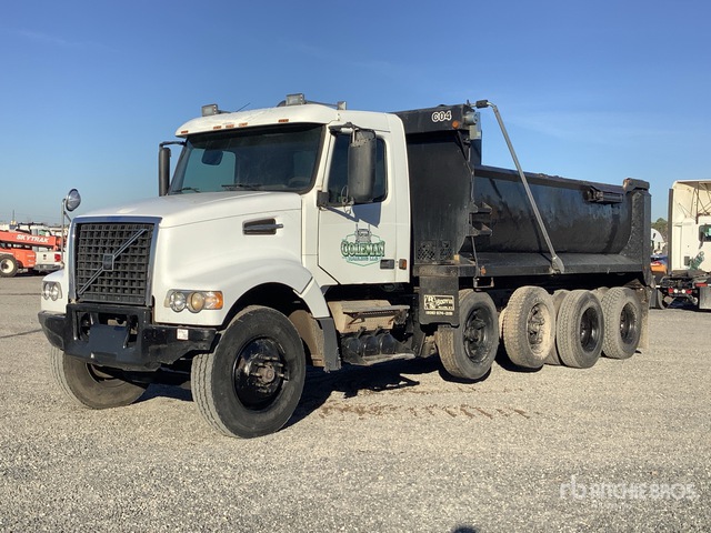 2002 Volvo VHD 10x4 Quad/A Dump Truck | Ritchie Bros. Auctioneers