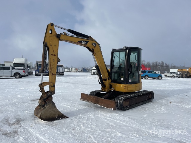 2006 Cat 305C CR Mini Excavator | Ritchie Bros. Auctioneers
