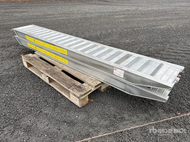 4 Ton Aluminum Loading Ramps (Unused) | Ritchie Bros. Auctioneers