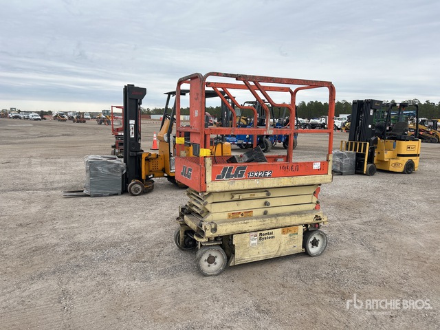 2000 JLG 1932 E2 Electric Scissor Lift | Ritchie Bros. Auctioneers