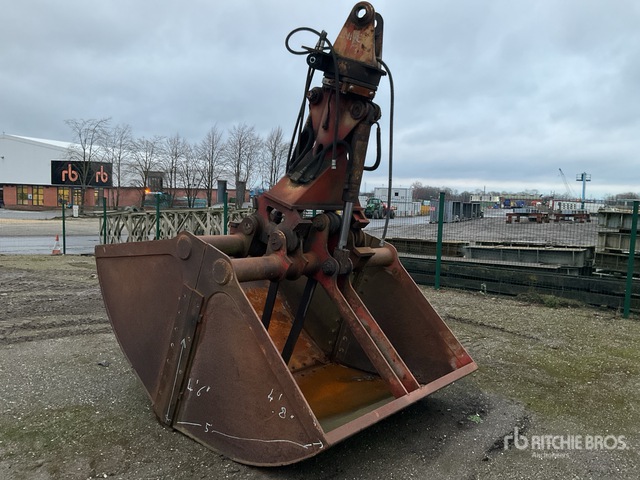 Clamshell Grapple | Ritchie Bros. Auctioneers