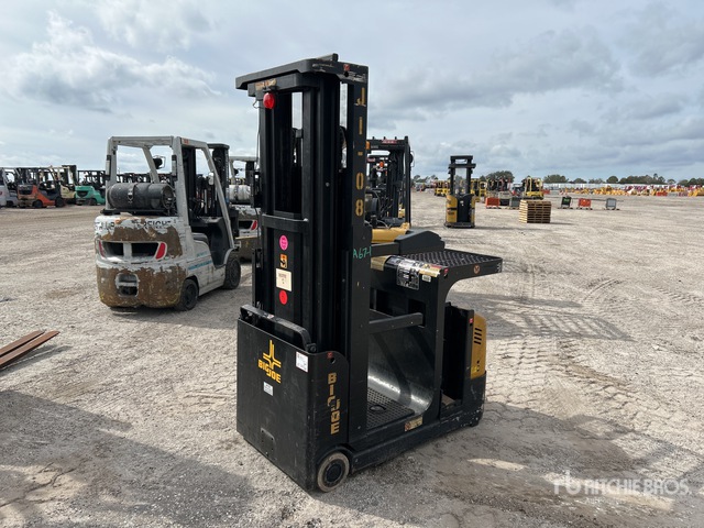 2016 Big Joe J1-162 450 lb Order Picker | Ritchie Bros. Auctioneers