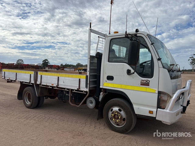 2005 Isuzu NPR 200 4x2 Flatbed Truck | Ritchie Bros. Auctioneers