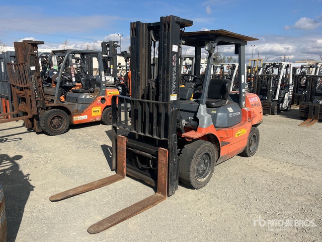 2011 Toyota 7FDU35 7700 lb Pneumatic Tire Forklift | Ritchie Bros ...