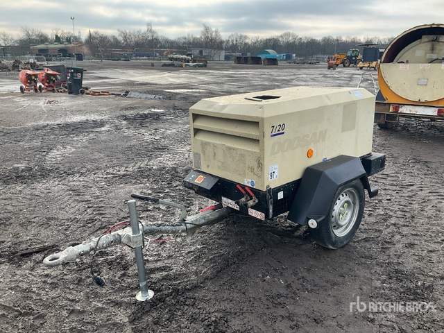 2016 Doosan 720 Mobile Air Compressor | Ritchie Bros. Auctioneers