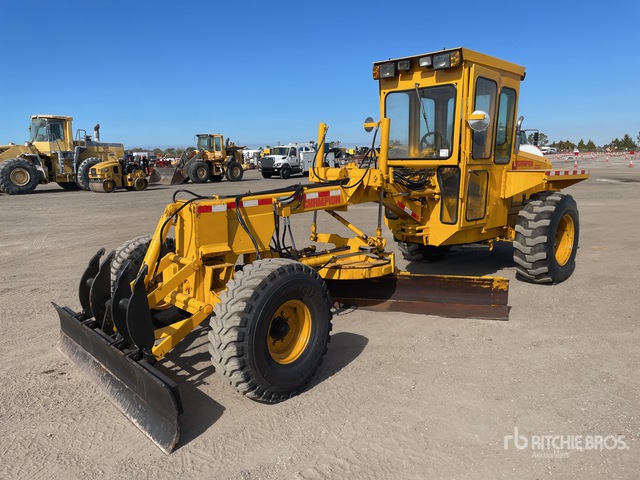 1996 Champion C60A Motor Grader | Ritchie Bros. Auctioneers