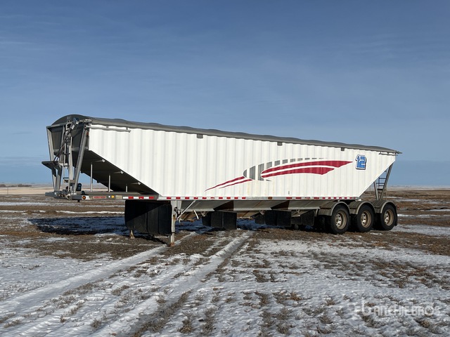 2009 Doepker 45 ft Tri/A Grain Trailer | Ritchie Bros. Auctioneers