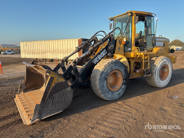 1998 John Deere TC54H Wheel Loader | Ritchie Bros. Auctioneers