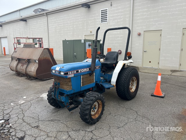Ford 1620 4WD Utility Tractor | Ritchie Bros. Auctioneers