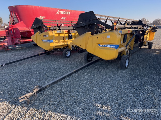 2013 New Holland 740CF 24 ft 2 in Auger Combine Header | Ritchie Bros ...