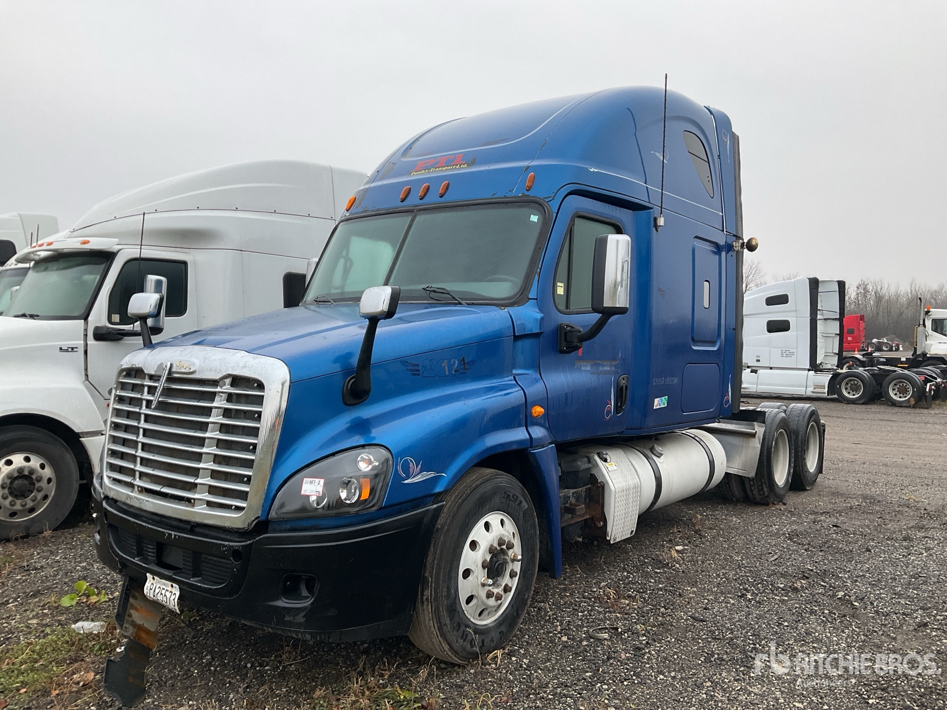 2013 Freightliner Cascadia 125 6x4 T/A Sleeper Truck Tractor ...