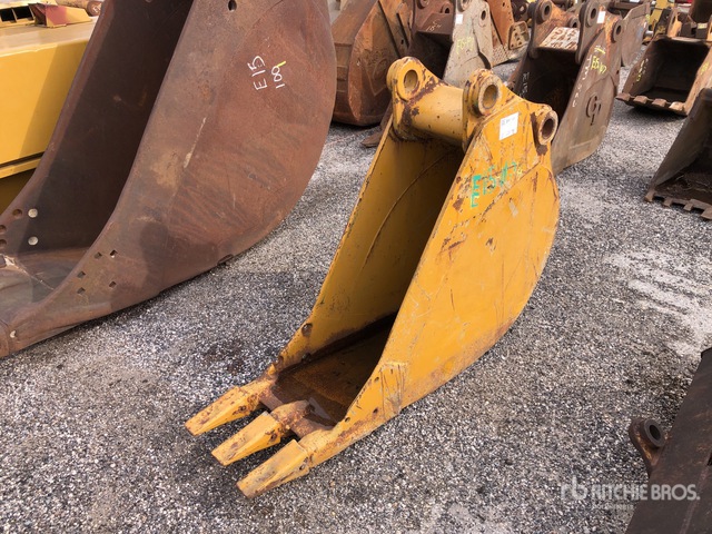16 in Digging Backhoe Rear Bucket | Ritchie Bros. Auctioneers
