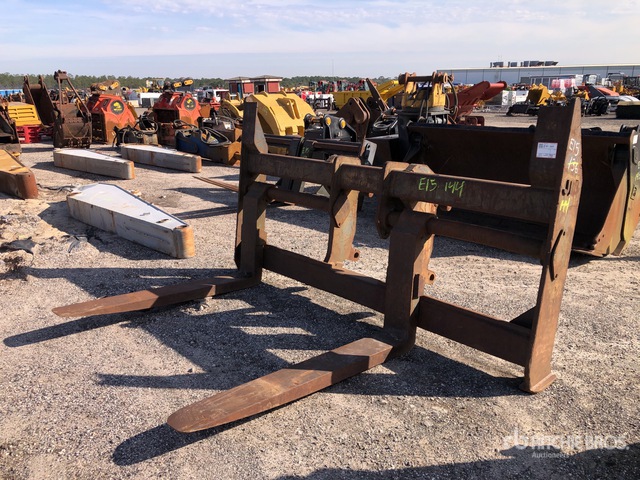 JRB 61 in Q/C Wheel Loader Forks | Ritchie Bros. Auctioneers