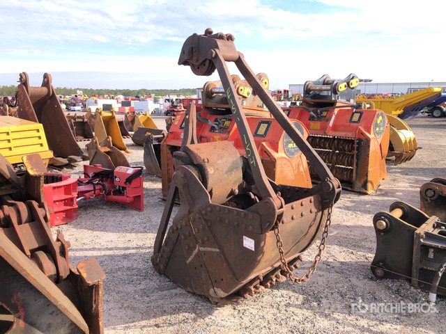32 in Clamshell Grapple | Ritchie Bros. Auctioneers