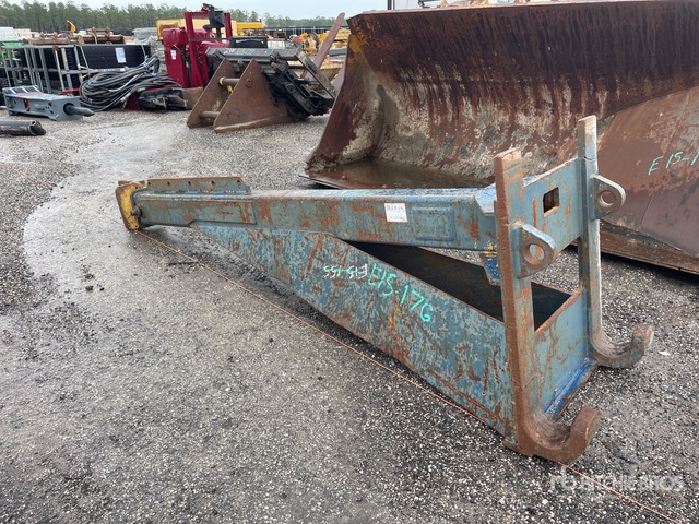 Cat Q/C Wheel Loader Material Handling Arm | Ritchie Bros. Auctioneers