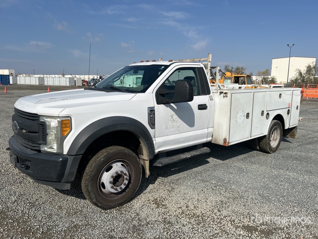 2017 Ford F-450 XL 4x2 Utility Truck | Ritchie Bros. Auctioneers