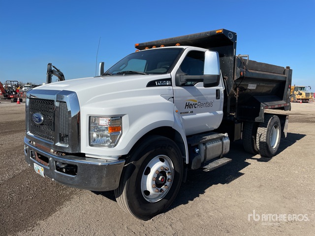 2017 Ford F-750 4x2 Camion à benne essieu simple | Ritchie Bros ...
