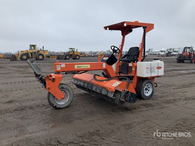 2018 Lay-Mor SM300 Self-Propelled Broom | Ritchie Bros. Auctioneers