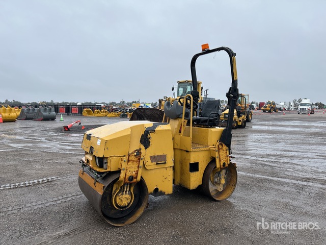 2008 Cat CB24 Double Drum Roller | Ritchie Bros. Auctioneers