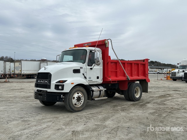 2021 Mack MD742 4x2 Tipper Truck | Ritchie Bros. Auctioneers