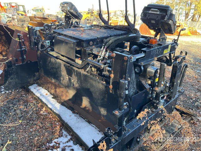 Cat SE50 V 8 ft 6 in Asphalt Paver Screed | Ritchie Bros. Auctioneers