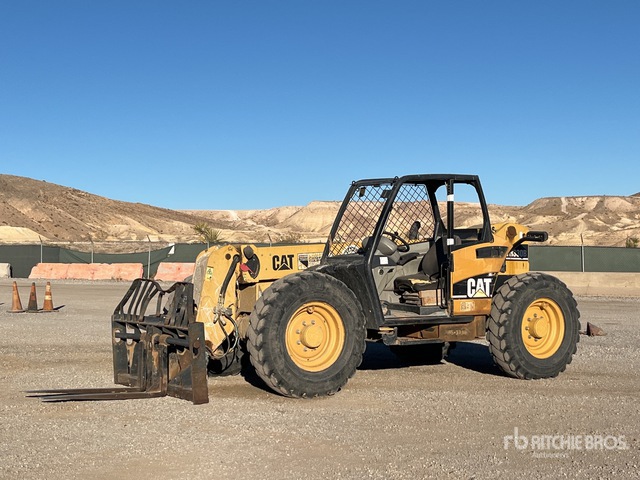 2006 Cat TH330B Telehandler | Ritchie Bros. Auctioneers