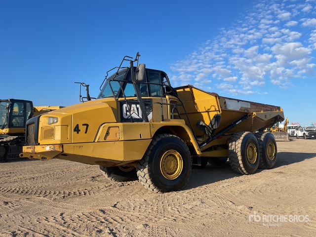 2015 Cat 725C Articulated Dump Truck | Ritchie Bros. Auctioneers