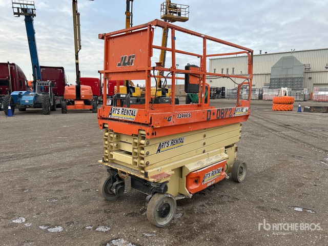 2015 JLG 3246ES Electric Scissor Lift | Ritchie Bros. Auctioneers