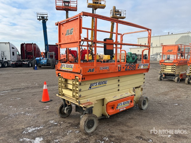 2015 JLG 3246ES Electric Scissor Lift | Ritchie Bros. Auctioneers