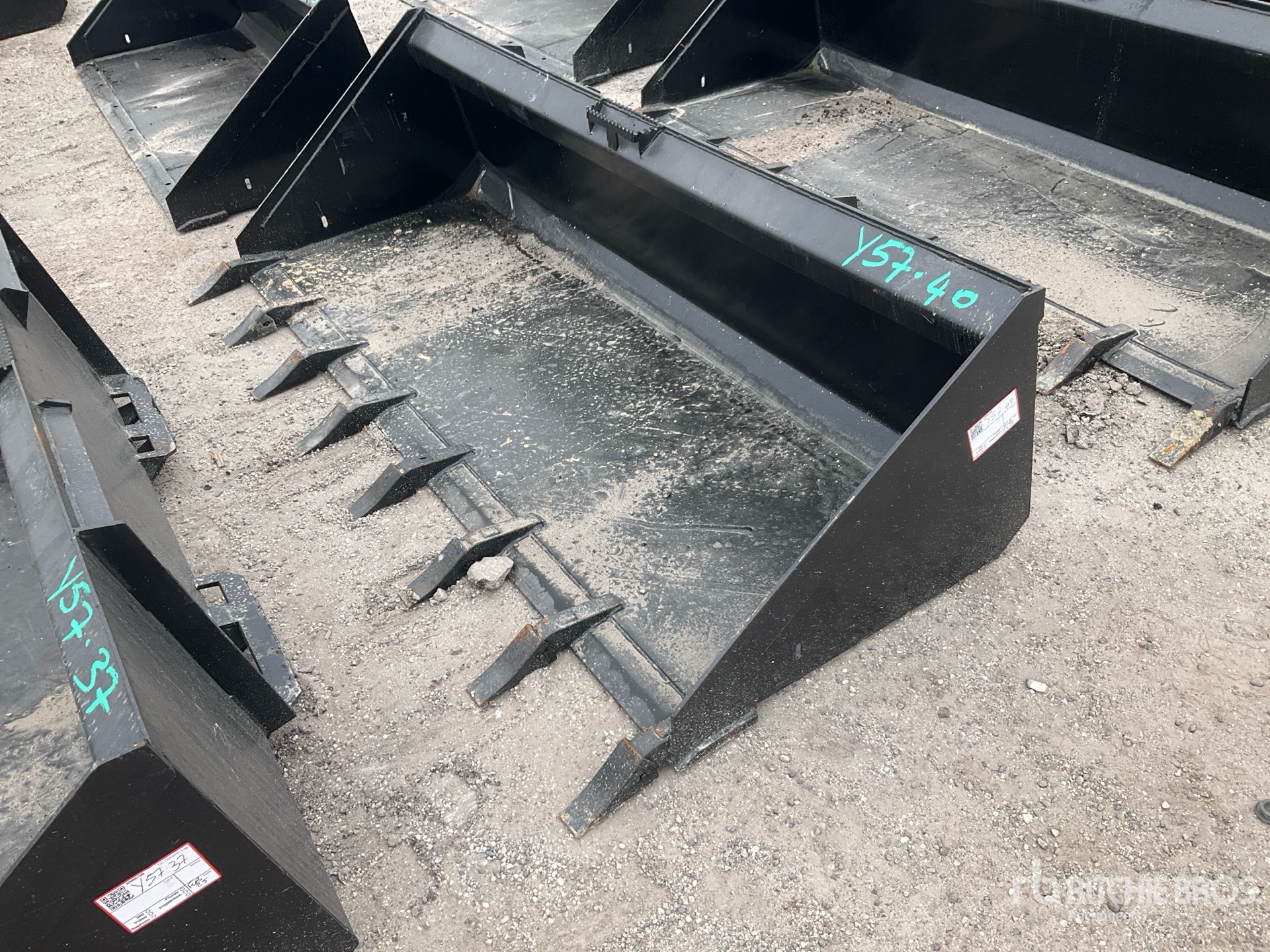 Wildcat 80 in Skid Steer Bucket | Ritchie Bros. Auctioneers