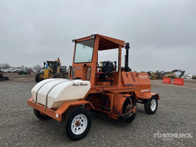2006 Broce RJ350 Self-Propelled Broom | Ritchie Bros. Auctioneers