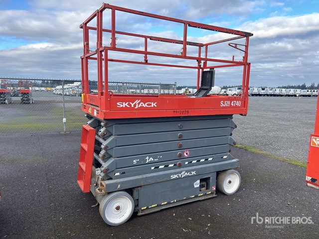 2017 Skyjack SJIII 4740 Electric Scissor Lift | Ritchie Bros. Auctioneers