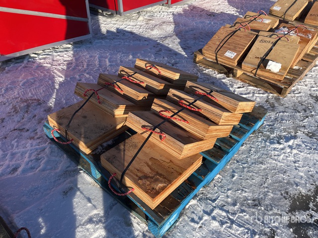 Quantity of (10) 15 in x 15 in Outrigger Pads | Ritchie Bros. Auctioneers