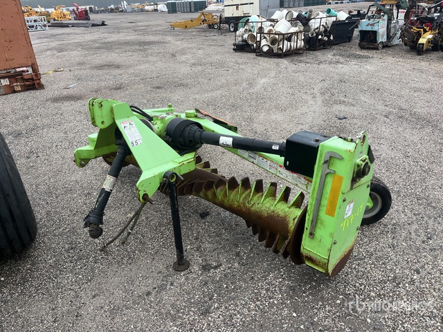 Schulte SRW-800 84 in Windrower Rock Picker | Ritchie Bros. Auctioneers