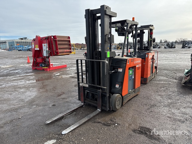 2005 Toyota 7BNCU18 3500 lb Order Picker | Ritchie Bros. Auctioneers