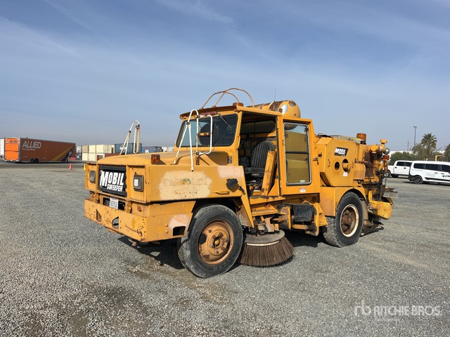 1990 Mobil Sweeper Truck | Ritchie Bros. Auctioneers