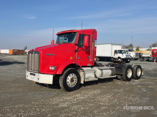 2013 Kenworth T800 6x4 T/A Day Cab Truck Tractor | Ritchie Bros. Auctioneers