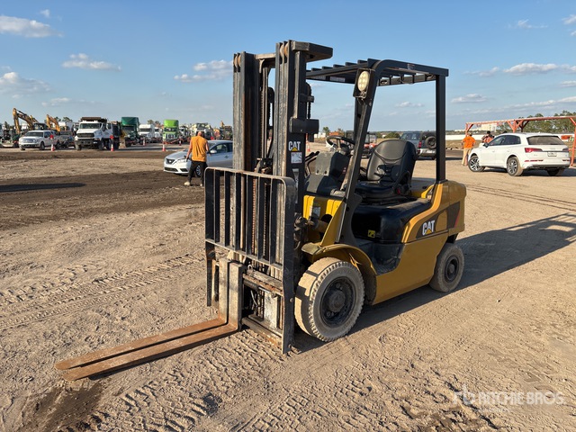 2017 Cat DP25N 4500 lb Cushion Tire Forklift | Ritchie Bros. Auctioneers
