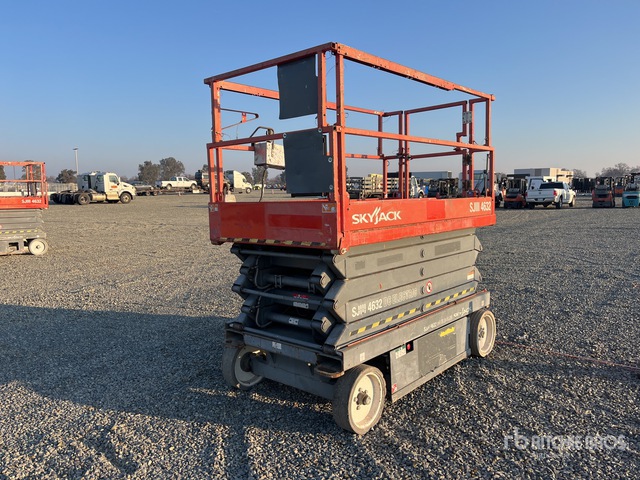2013 Skyjack SJIII 4632 Electric Scissor Lift | Ritchie Bros. Auctioneers