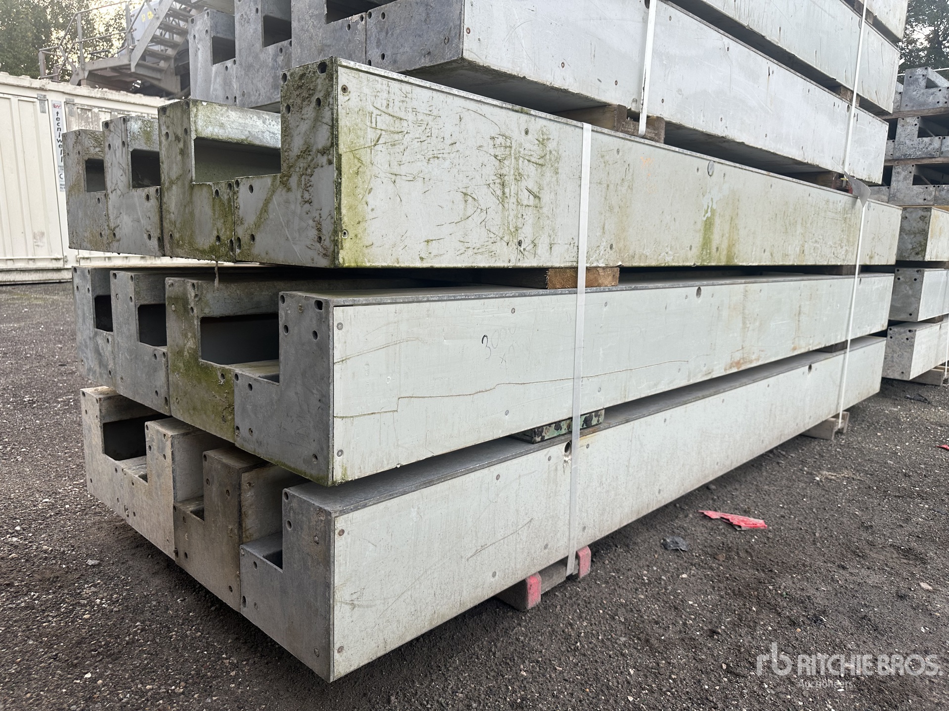 Quantity of (12) Meva Mammut Panel System G-M INT Formwork Corner ...