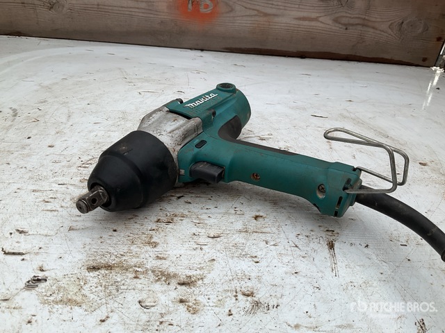 2019 Makita TW0250 Impact Wrench | Ritchie Bros. Auctioneers