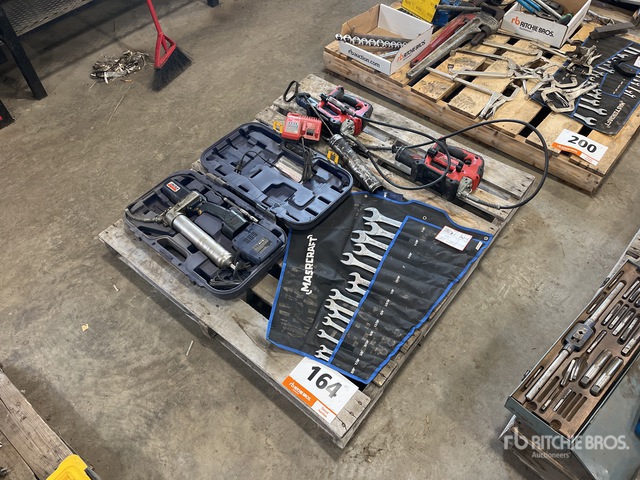 Quantity of (3) Cordless Grease Guns | Ritchie Bros. Auctioneers