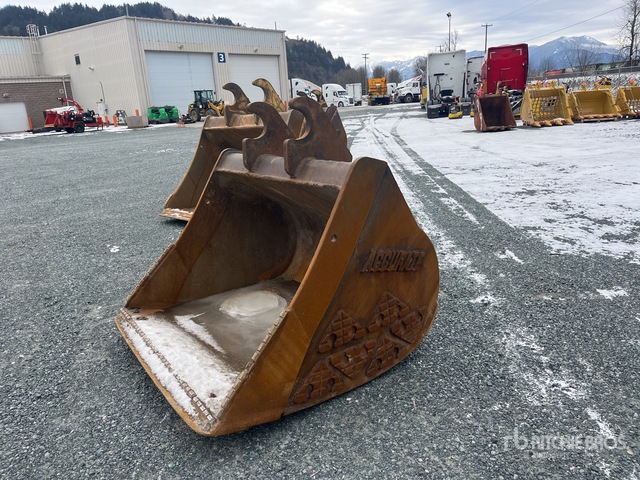 Accurate 60 in Cleanup Excavator Bucket - Fits Hitachi ZX245 | Ritchie ...