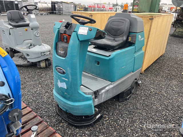 Tennant T7 Ride-On Electric Floor Scrubber | Ritchie Bros. Auctioneers