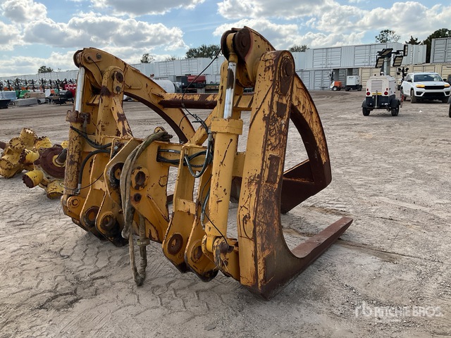 89 in Log Wheel Loader Grapple | Ritchie Bros. Auctioneers